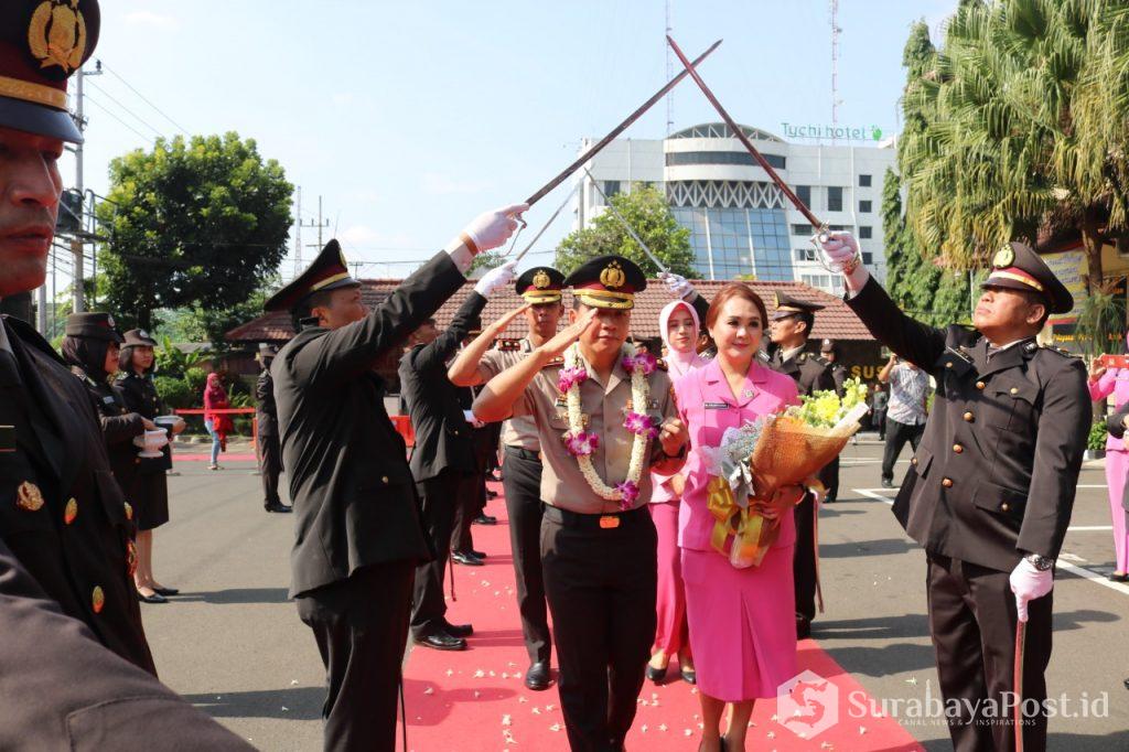 Dony Alexander Dilepas Lewat Tradisi Pedang Pora | SurabayaPost