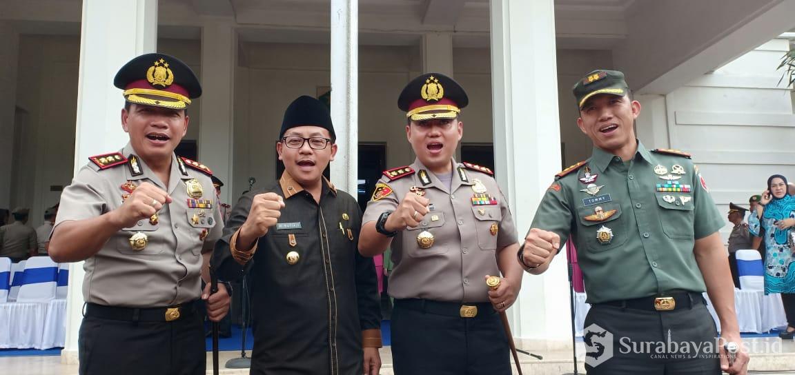 Dony Alexander Dilepas Lewat Tradisi Pedang Pora | SurabayaPost