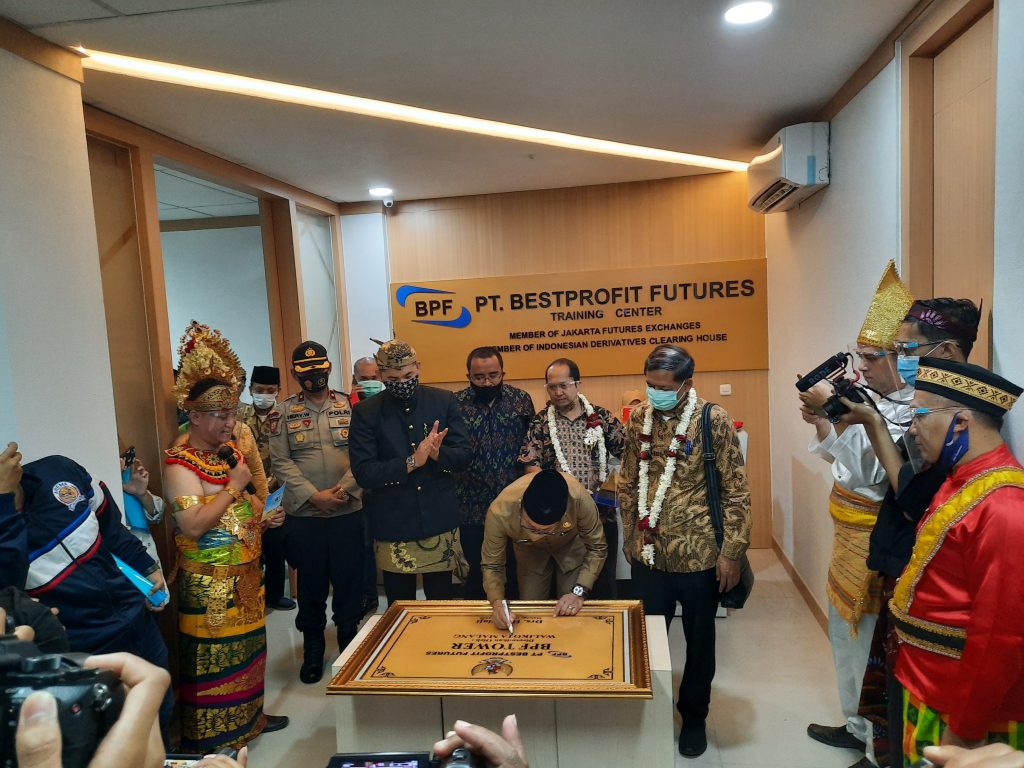 Target Lahirkan 1000 Pialang, BPF Malang Resmikan BPF Tower | SurabayaPost