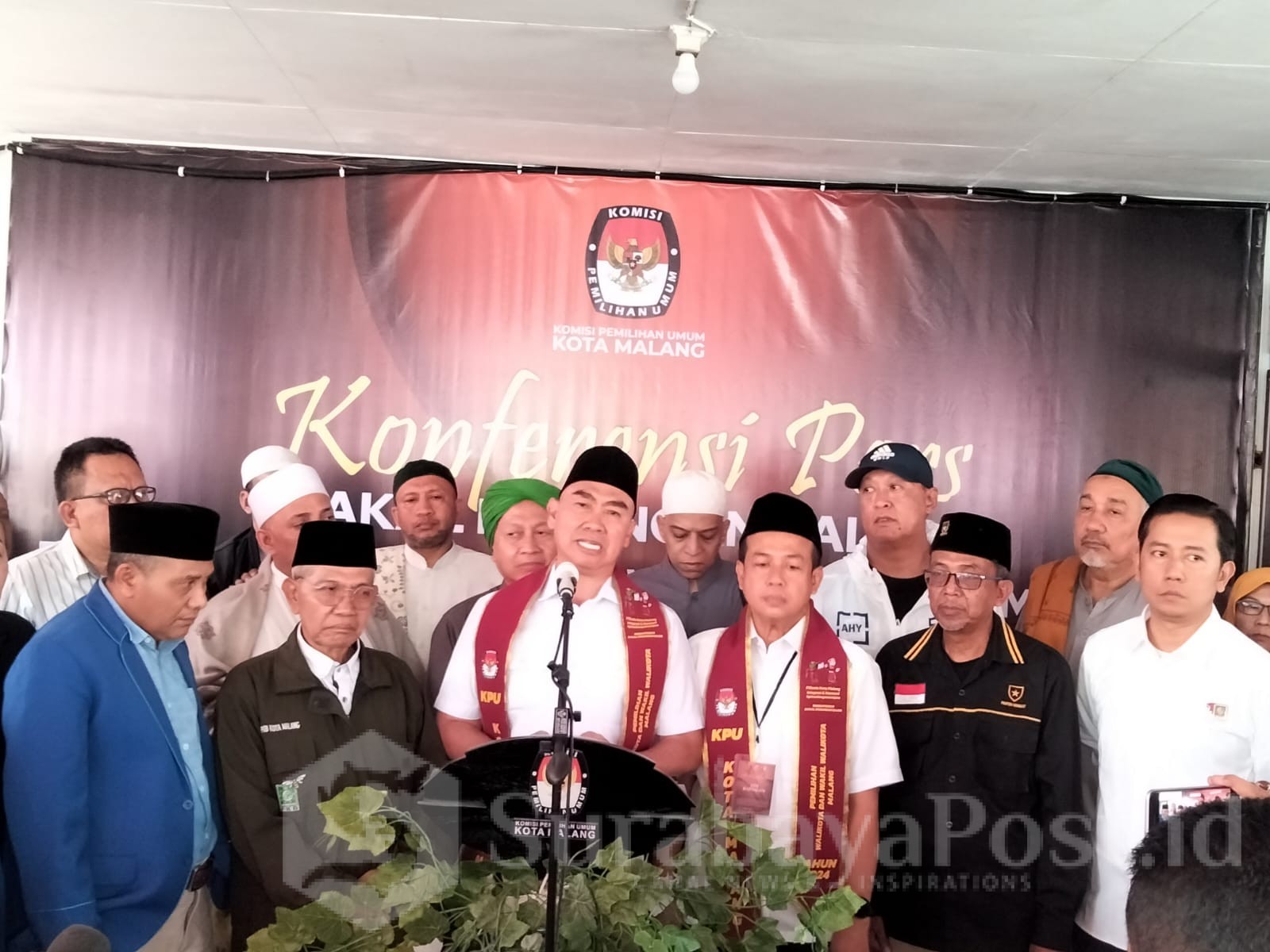 Ribuan Pendukung dan Partai Pengusung Kawal Abah Anton - Dimyati ... Ribuan Pendukung dan Partai Pengusung Kawal Abah Anton - Dimyati ...